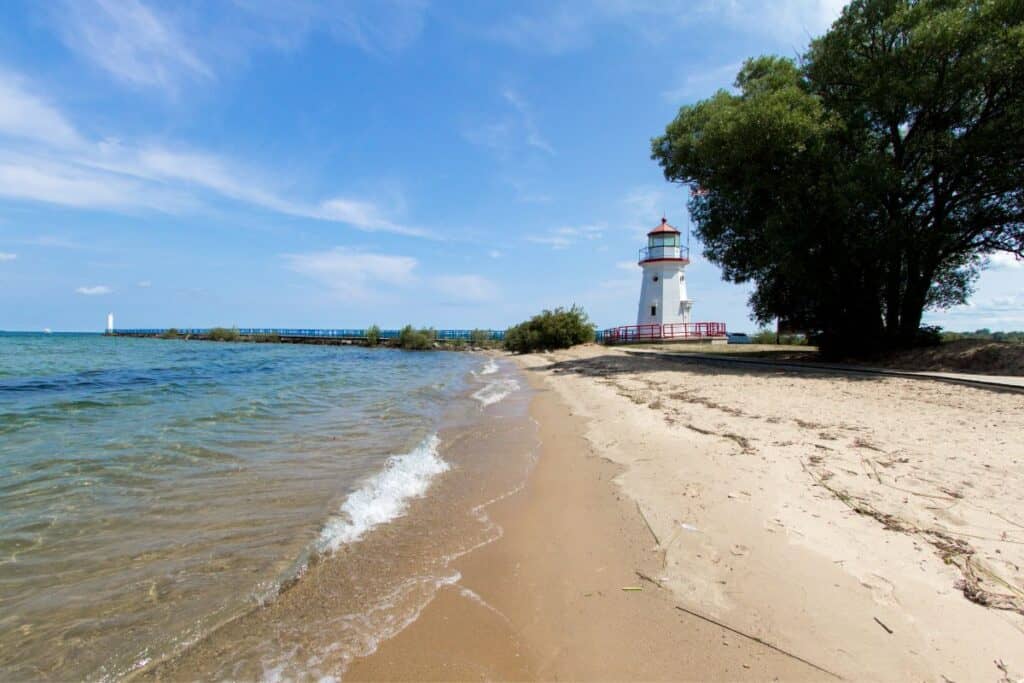 25 Best Inland Lakes and Beaches in Michigan for Swimming and Beaching ...