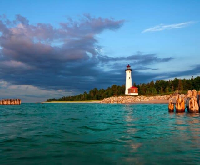 12 Must-See Lake Superior Lighthouses in Michigan | My Michigan Beach ...