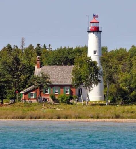 13 Michigan Lighthouses You Can Stay Overnight In (2026 Guide)13 ...