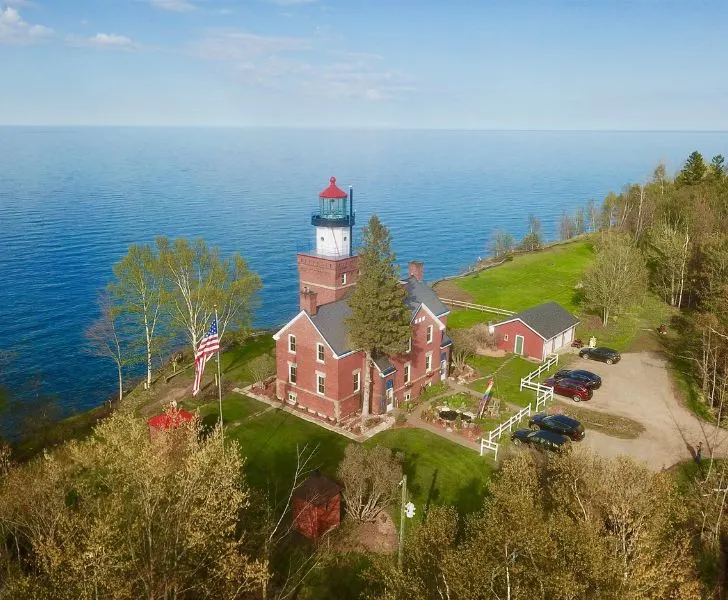Discover 14 Unique Michigan Lighthouses You Can Stay In | My Michigan ...