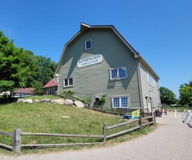 33 BEST Michigan Petting Zoos, Farms, Animal Sanctuaries (MAP) - My ...