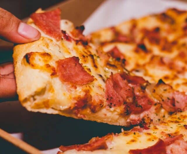 10 Best Pizza Places in the Upper Peninsula | My Michigan Beach and Travel