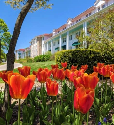 18 BEST Michigan Resorts (MAP) | My Michigan Beach and Travel