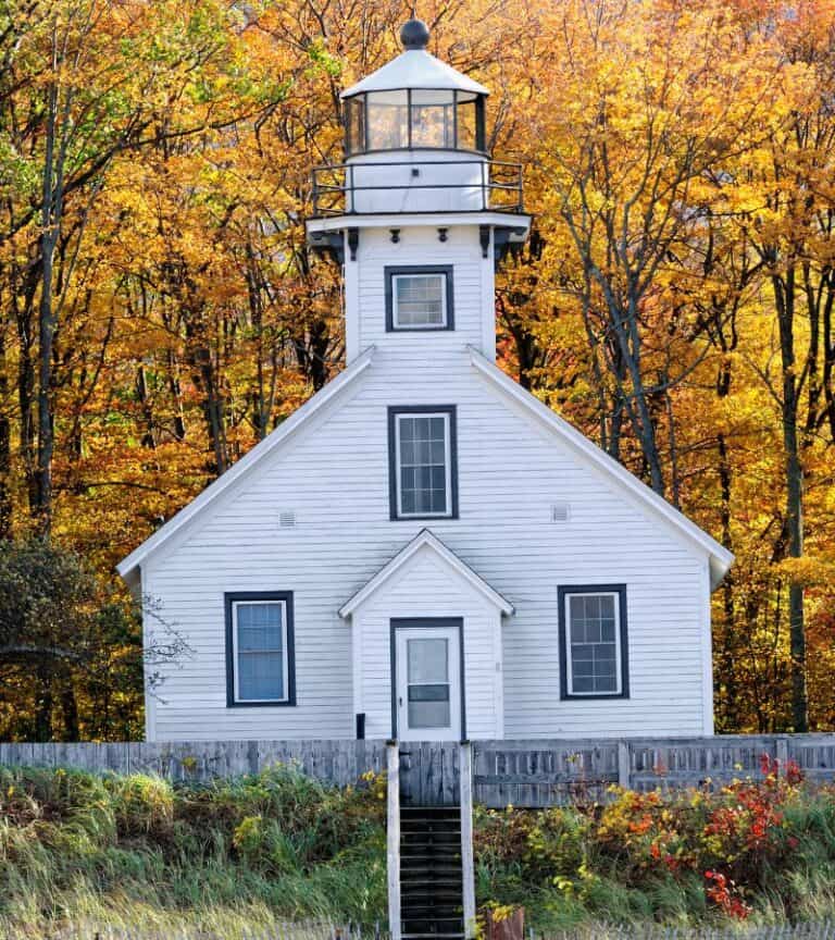 Michigan Lighthouses: 2025 Guide with MAP | My Michigan Beach and Travel